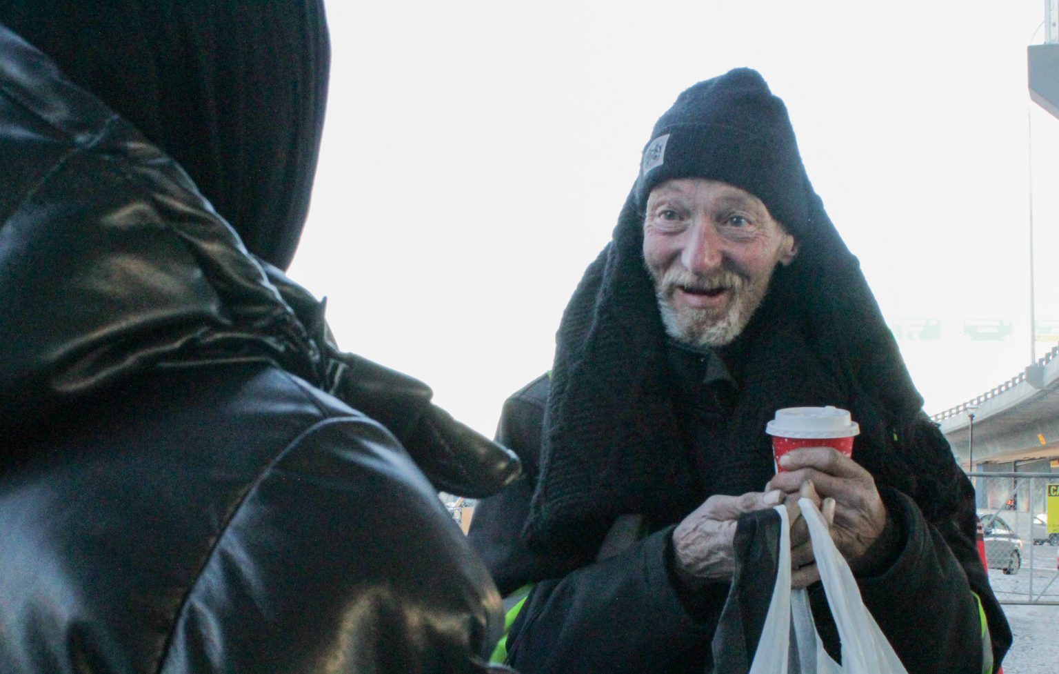 Muslim youth distribute care packages to the homeless in extreme cold ...
